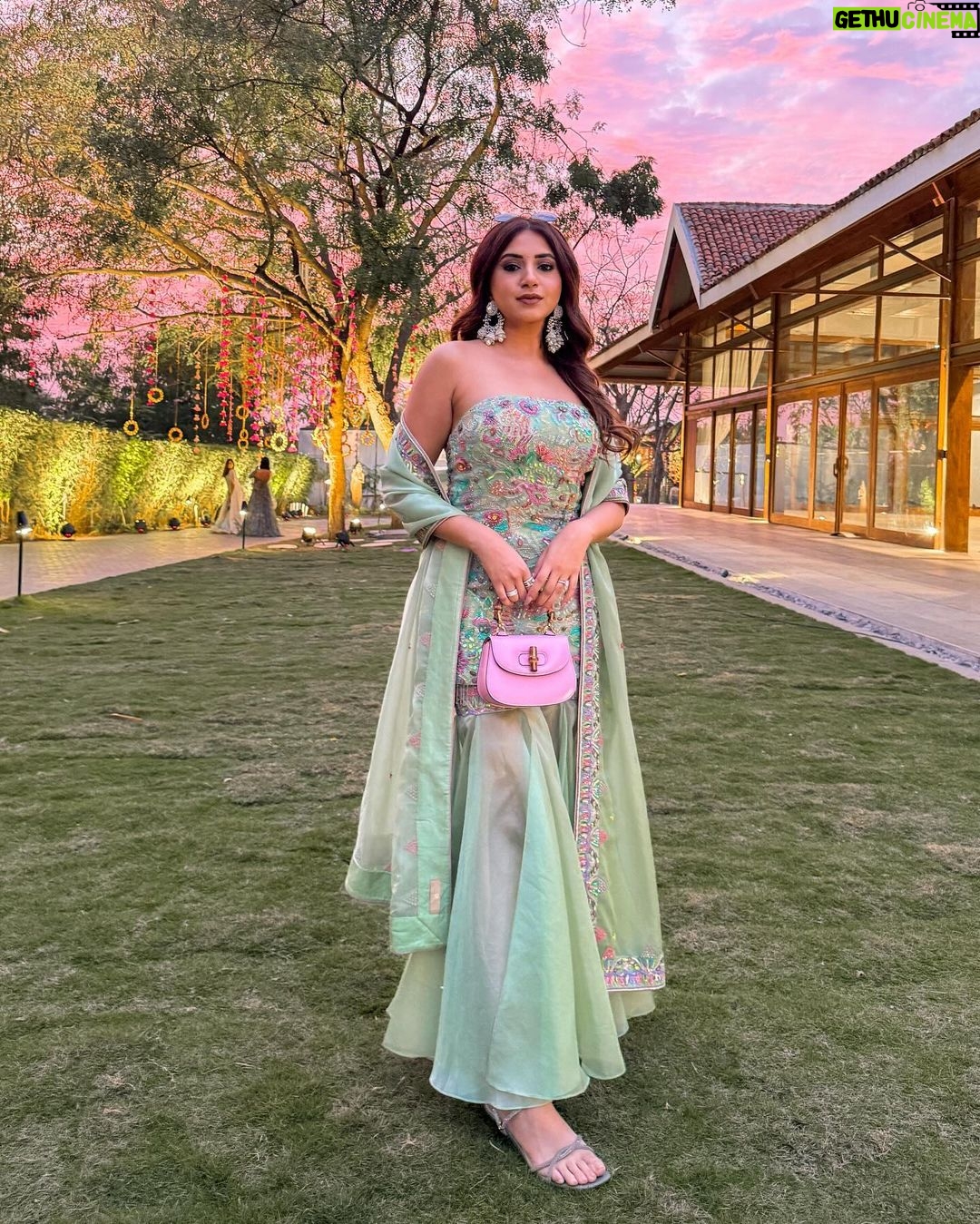 Aashna Shroff Instagram – in my desi era lately and I can’t complain 🤭 ...