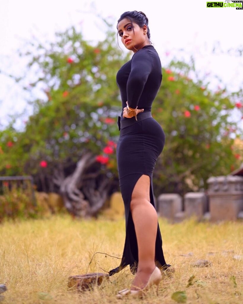 Actress Aasma Sayed HD Instagram Photos and Wallpapers December 2023 | Gethu Cinema