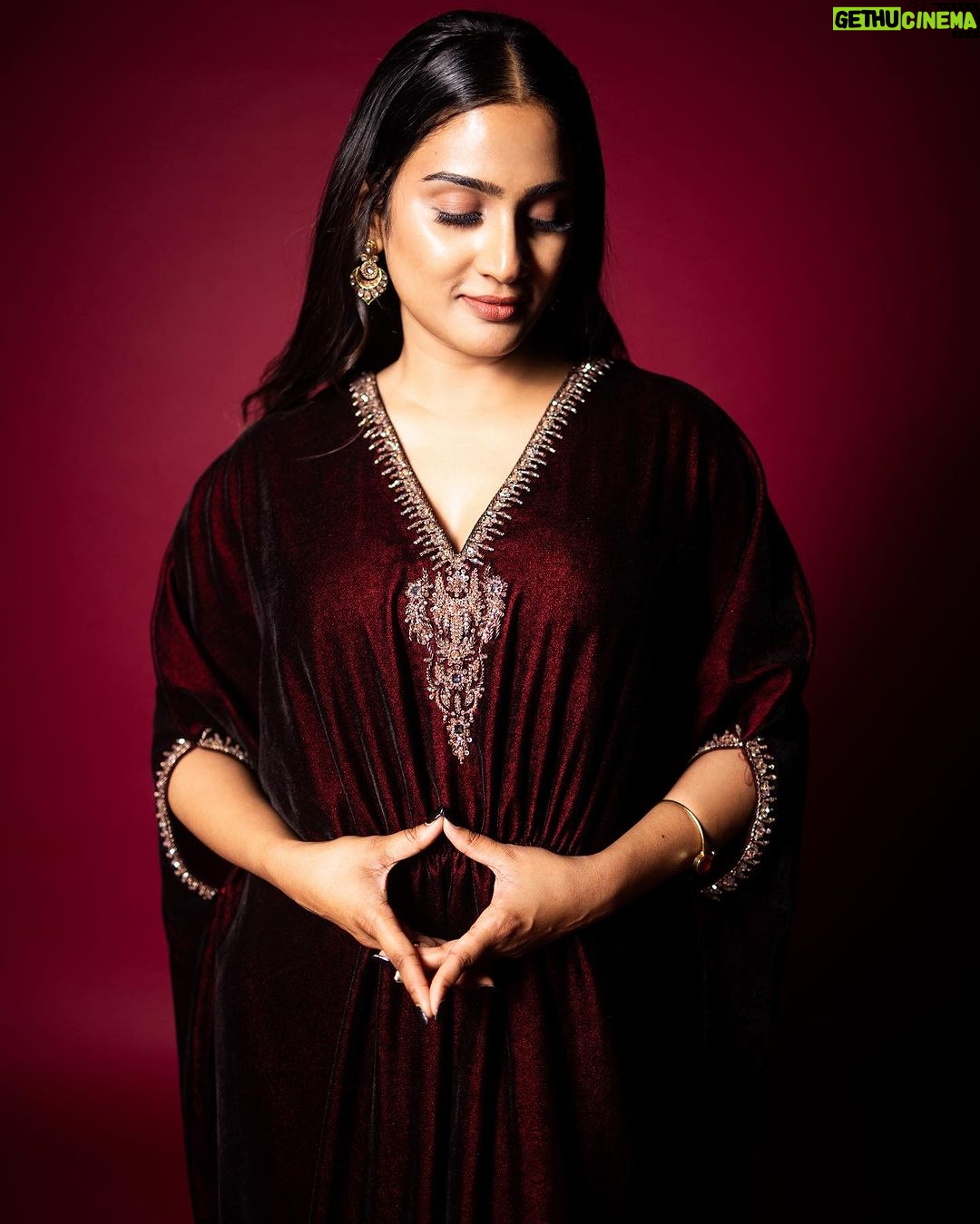 Aditi Ravi Instagram – 🥀🥀🥀 Stylist : @styledby_mk_ @mehaka_kalarikkal ...