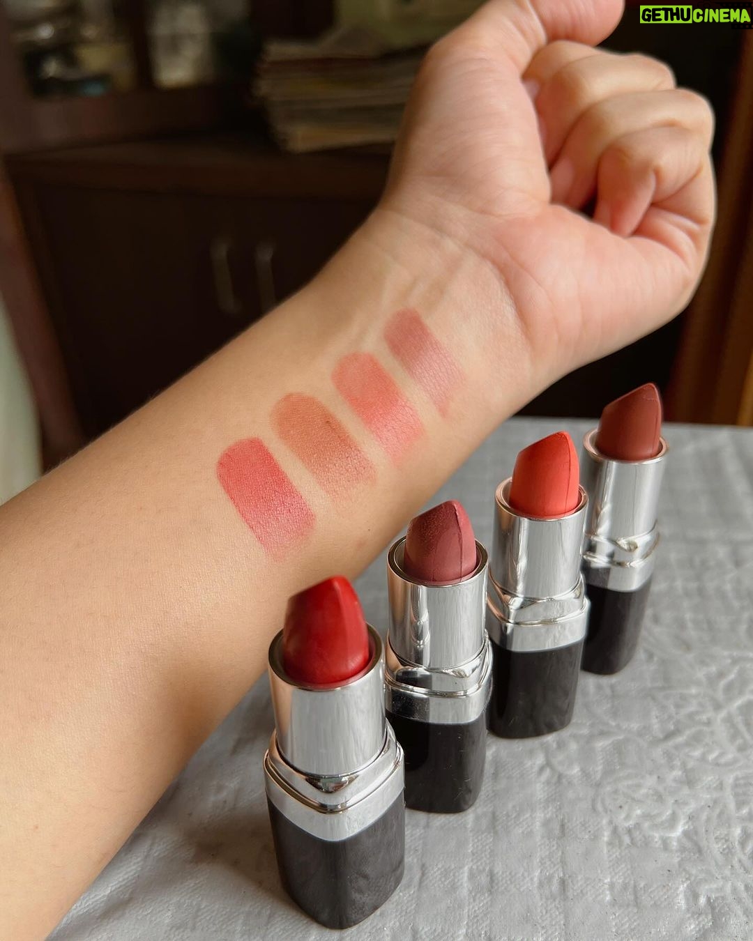 Amruta Deshmukh Instagram – 💄Indulge in 16 stunning colours of Barva’s ...