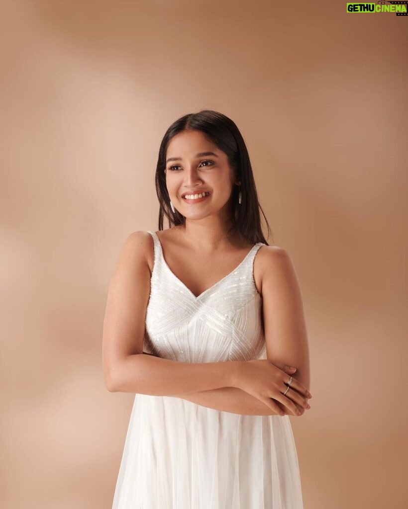 Actress Anikha HD Instagram Photos and Wallpapers October 2023 | Gethu ...