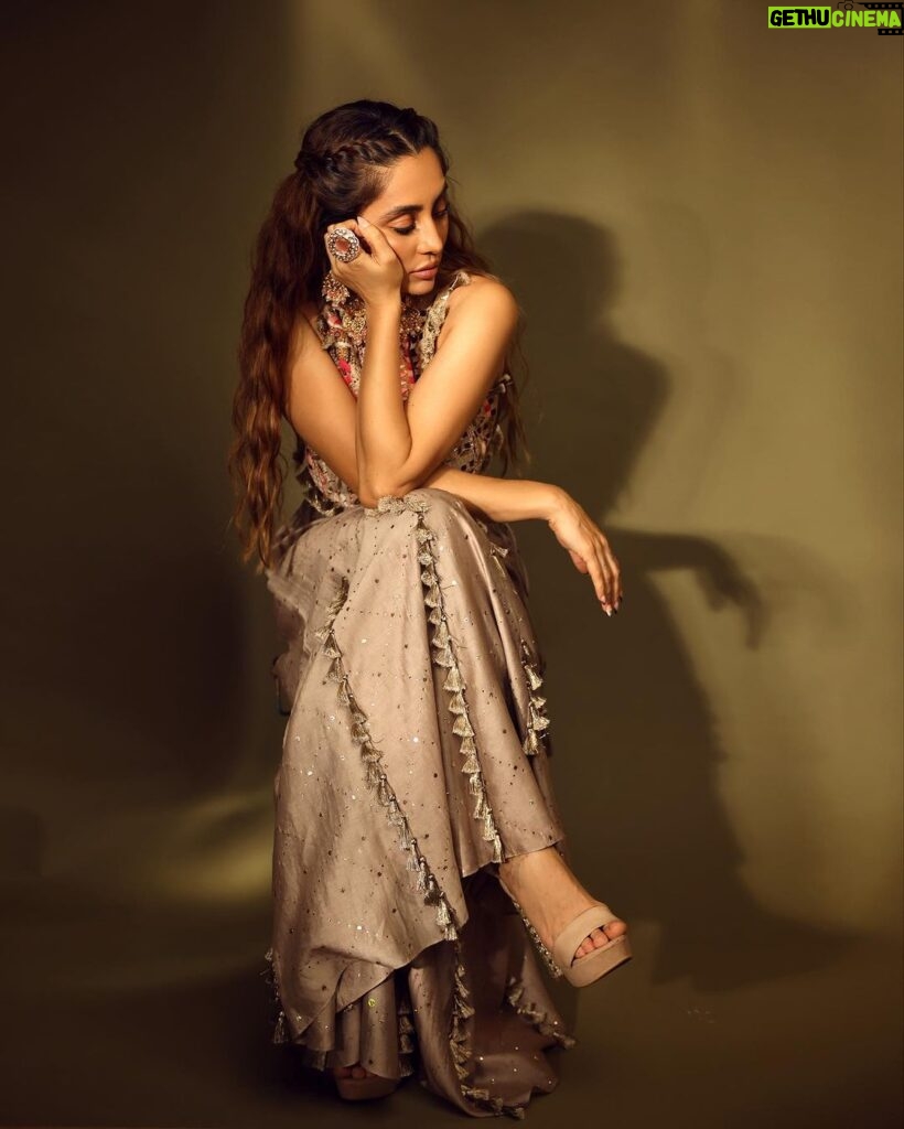 Actress Anusha Dandekar HD Instagram Photos and Wallpapers December ...