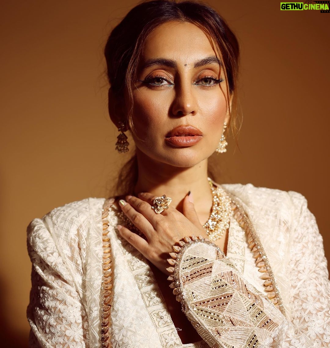 Anusha Dandekar Instagram – 🦢🦢🦢 This stunning Outfit: @manishmalhotra05 ...