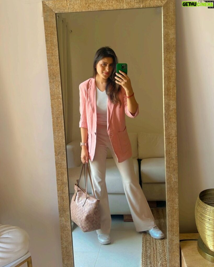 Actress Aparna Dixit HD Instagram Photos and Wallpapers July 2023 ...