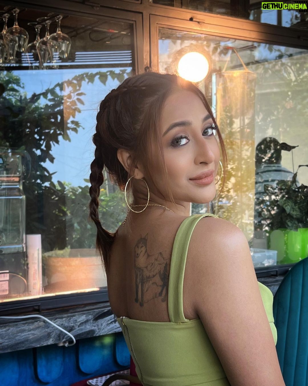 Actress Ariah Agarwal HD Instagram Photos and Wallpapers August 2023 ...