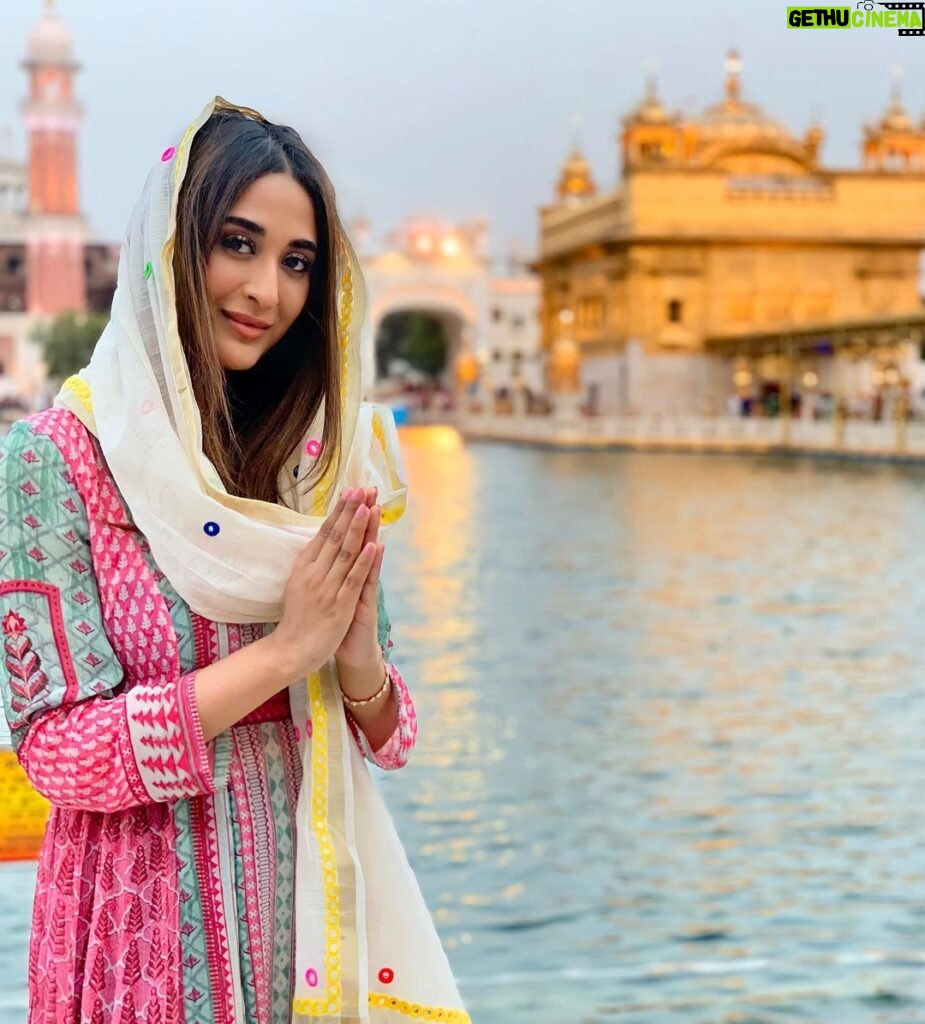 Actress Ariah Agarwal HD Instagram Photos and Wallpapers April 2022 ...