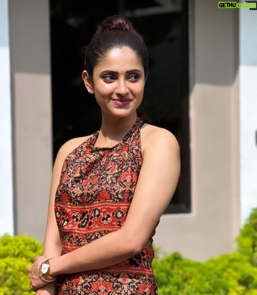 Actress Ayesha Zeenath HD Instagram Photos and Wallpapers December 2023 ...