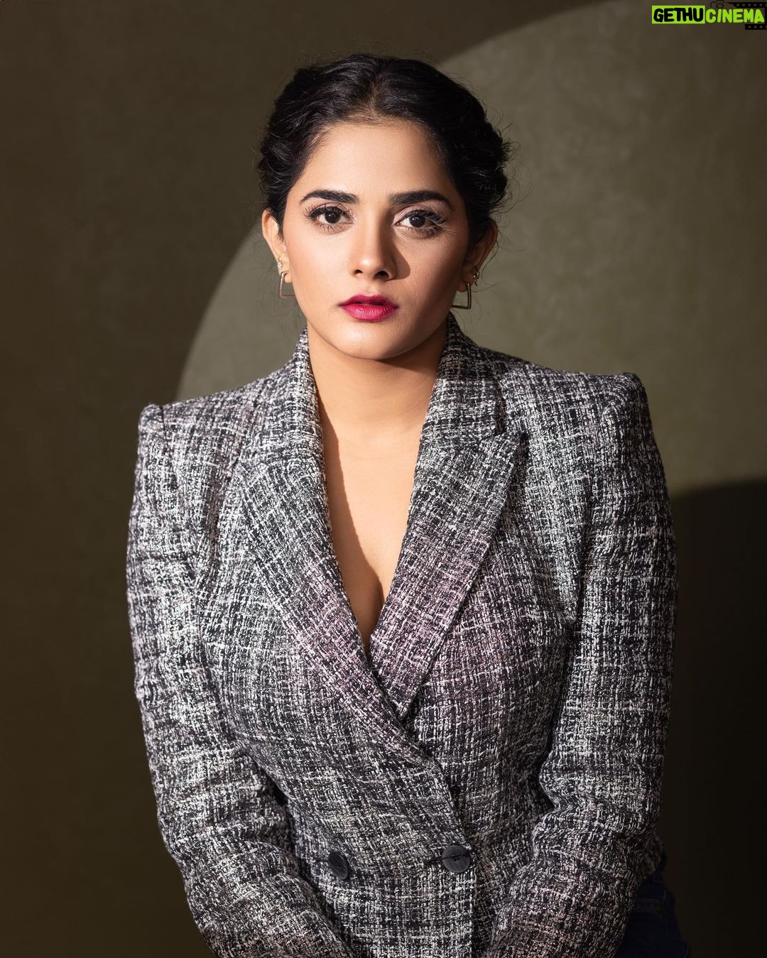 Actress Bhagyashree Mote HD Instagram Photos and Wallpapers December 2023 | Gethu Cinema