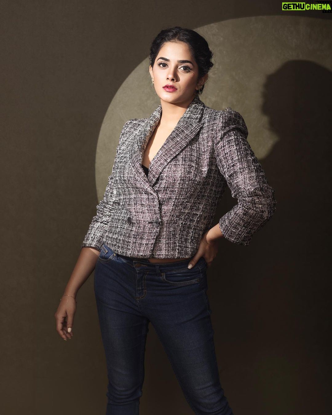 Actress Bhagyashree Mote HD Instagram Photos and Wallpapers December 2023 | Gethu Cinema