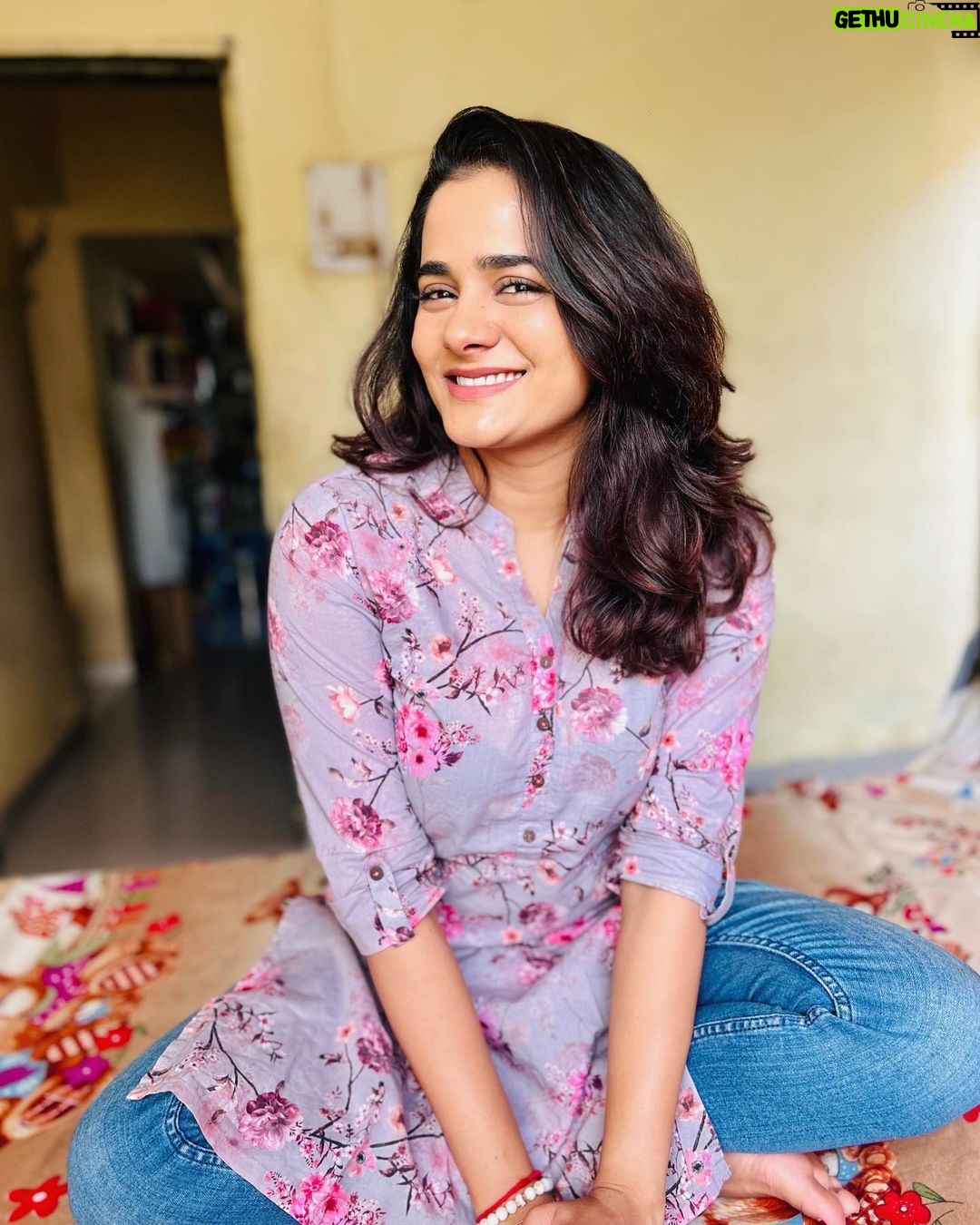 Actress Bhagyashree Mote HD Instagram Photos and Wallpapers December 2023 | Gethu Cinema