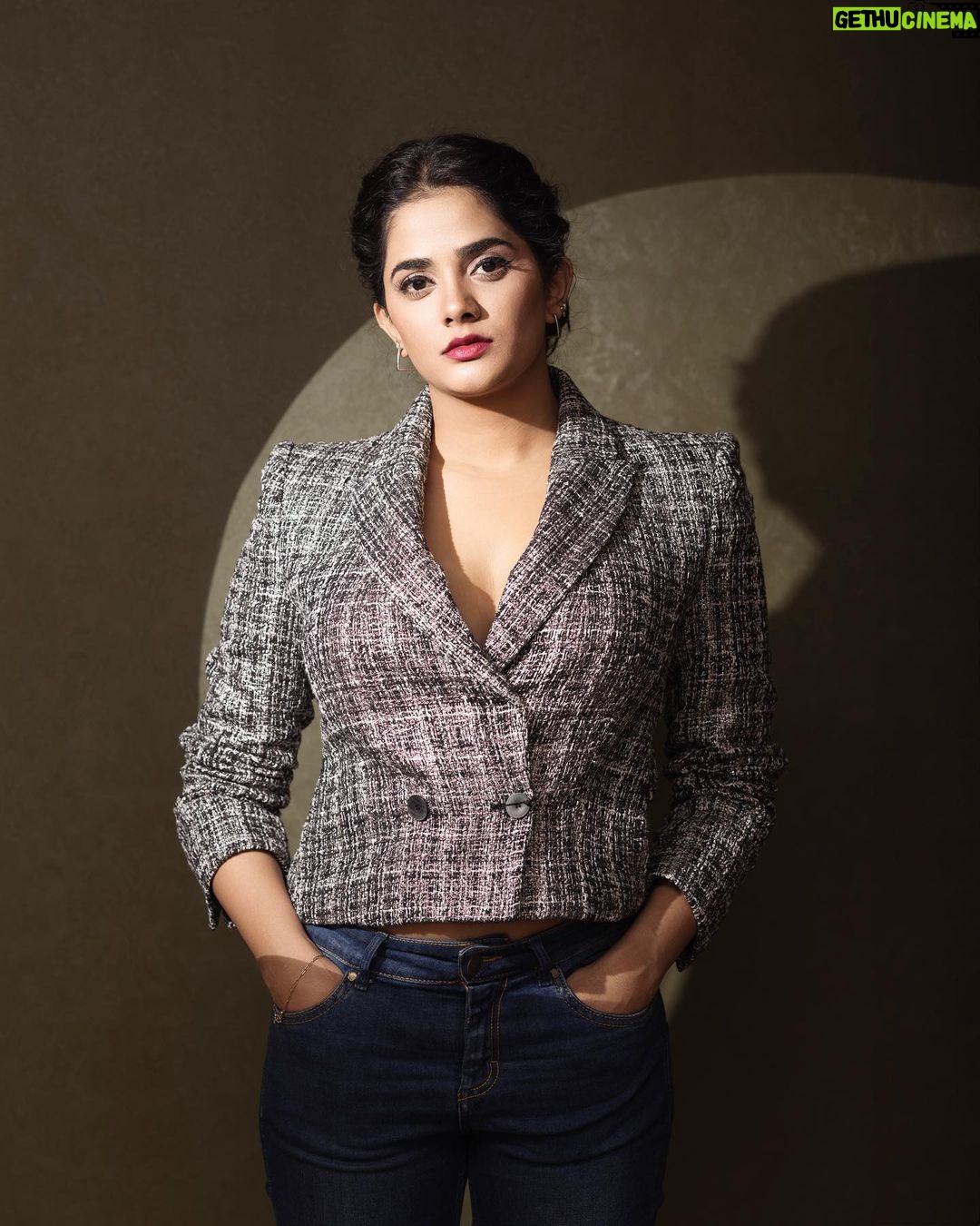 Actress Bhagyashree Mote HD Instagram Photos and Wallpapers December 2023 | Gethu Cinema