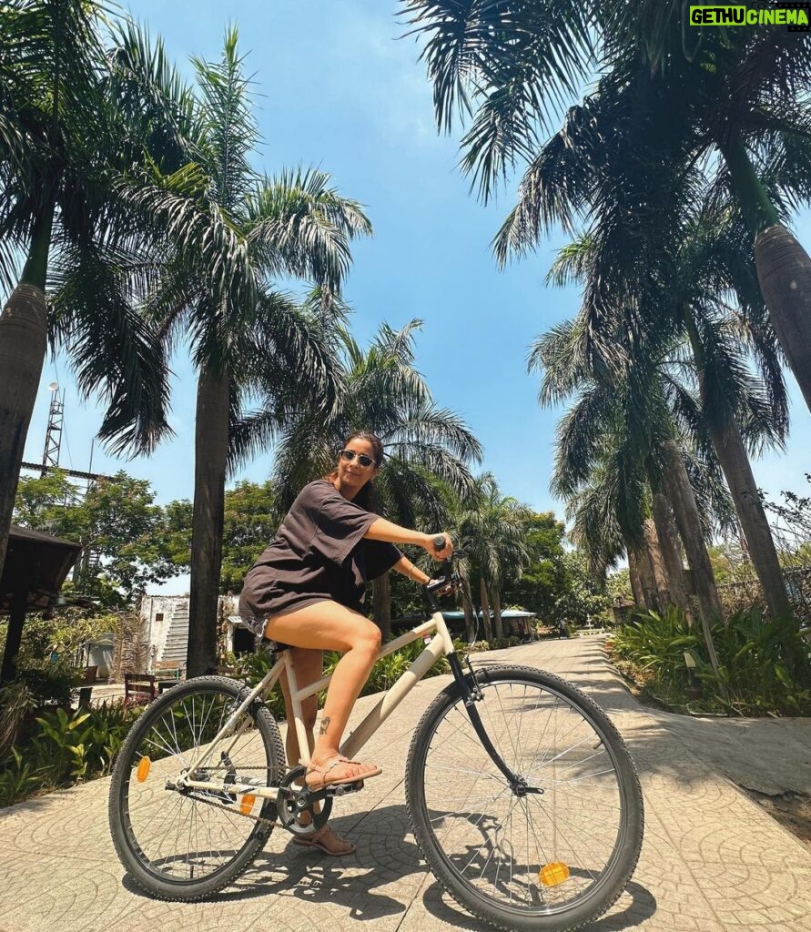 Actress Chestha Bhagat HD Instagram Photos and Wallpapers July 2023 ...