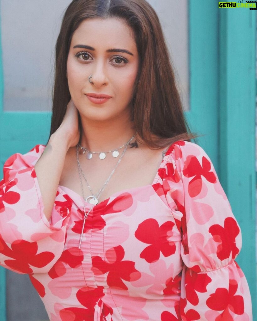 Actress Chestha Bhagat HD Instagram Photos and Wallpapers May 2023 ...
