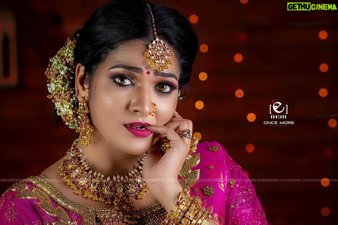 Chitra Instagram – Saree @shadhan_creations . . Makeup & hairstyle ...