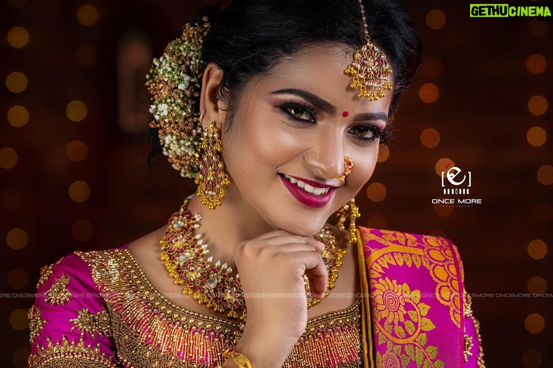 Chitra Instagram – Saree @shadhan_creations . . Makeup & hairstyle ...