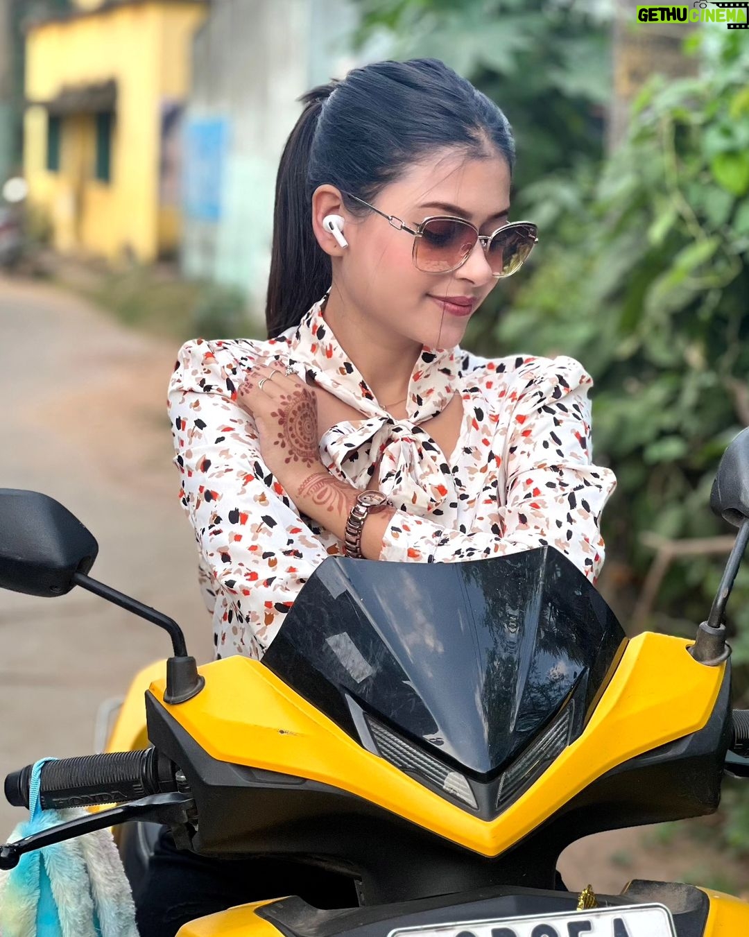 Cookies Swain Instagram – Hey hii 🤗🖤🫰 Cuttack, Odisha | Gethu Cinema