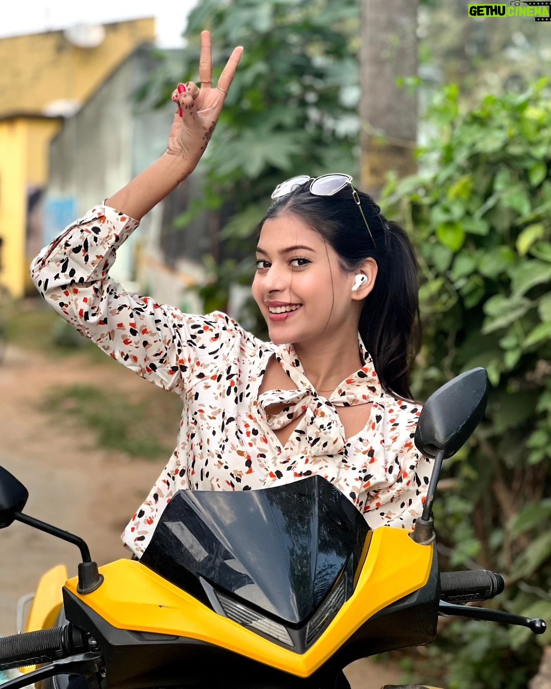 Cookies Swain Instagram – Hey hii 🤗🖤🫰 Cuttack, Odisha | Gethu Cinema