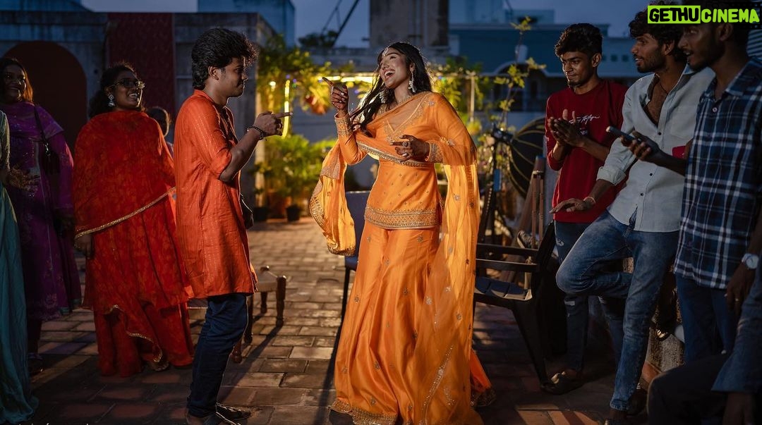 Deepika Venkatachalam Instagram – So ending RnD’s close to heart Mehendi series with some of our ...