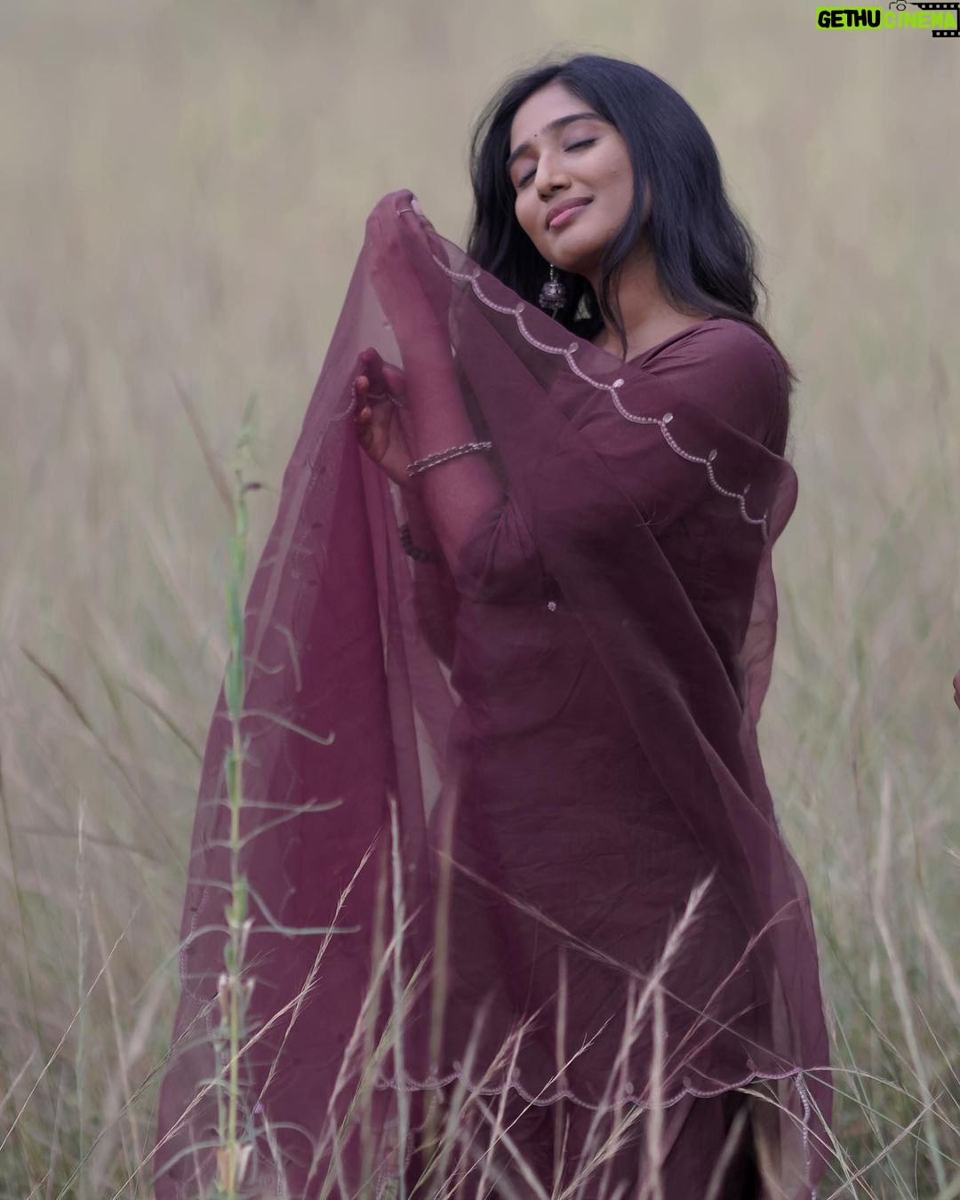 Deepika Venkatachalam Instagram – #DiwaliwithD (2/10) An outfit that speaks “D” in every ...