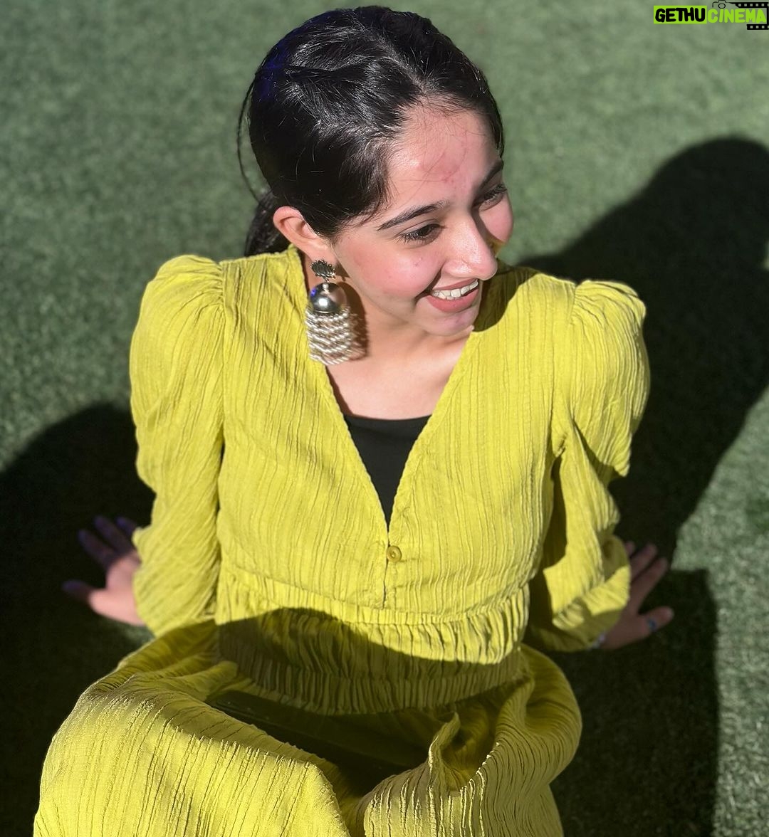 Actress Deshna Dugad HD Instagram Photos and Wallpapers December 2023 ...