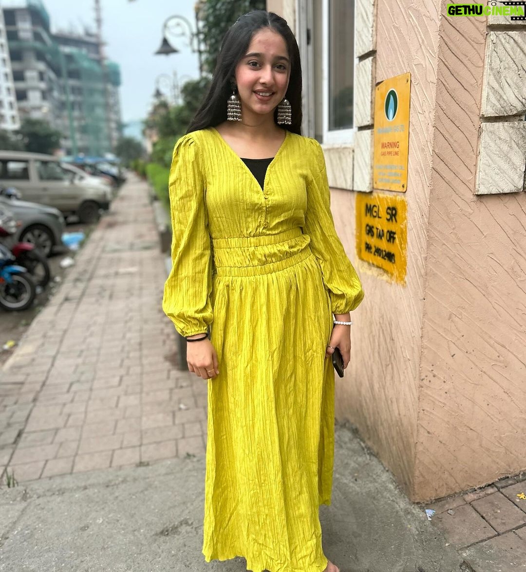 Deshna Dugad Instagram – Adding a touch of green to my life.🌱 . . # ...