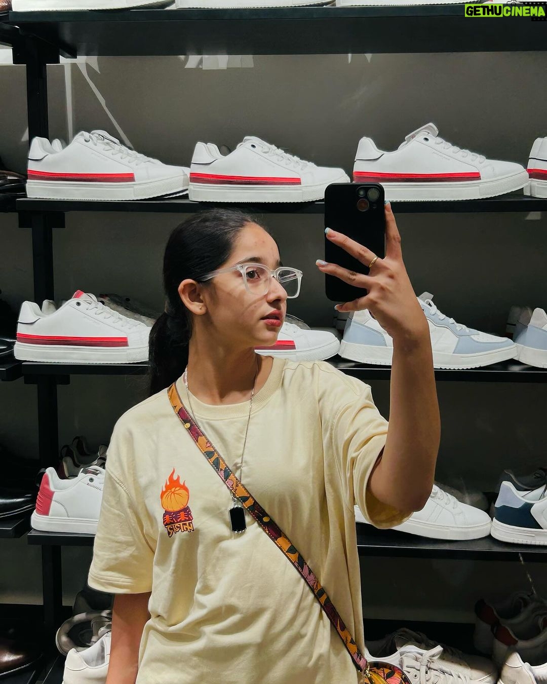 Actress Deshna Dugad HD Instagram Photos and Wallpapers December 2023 ...