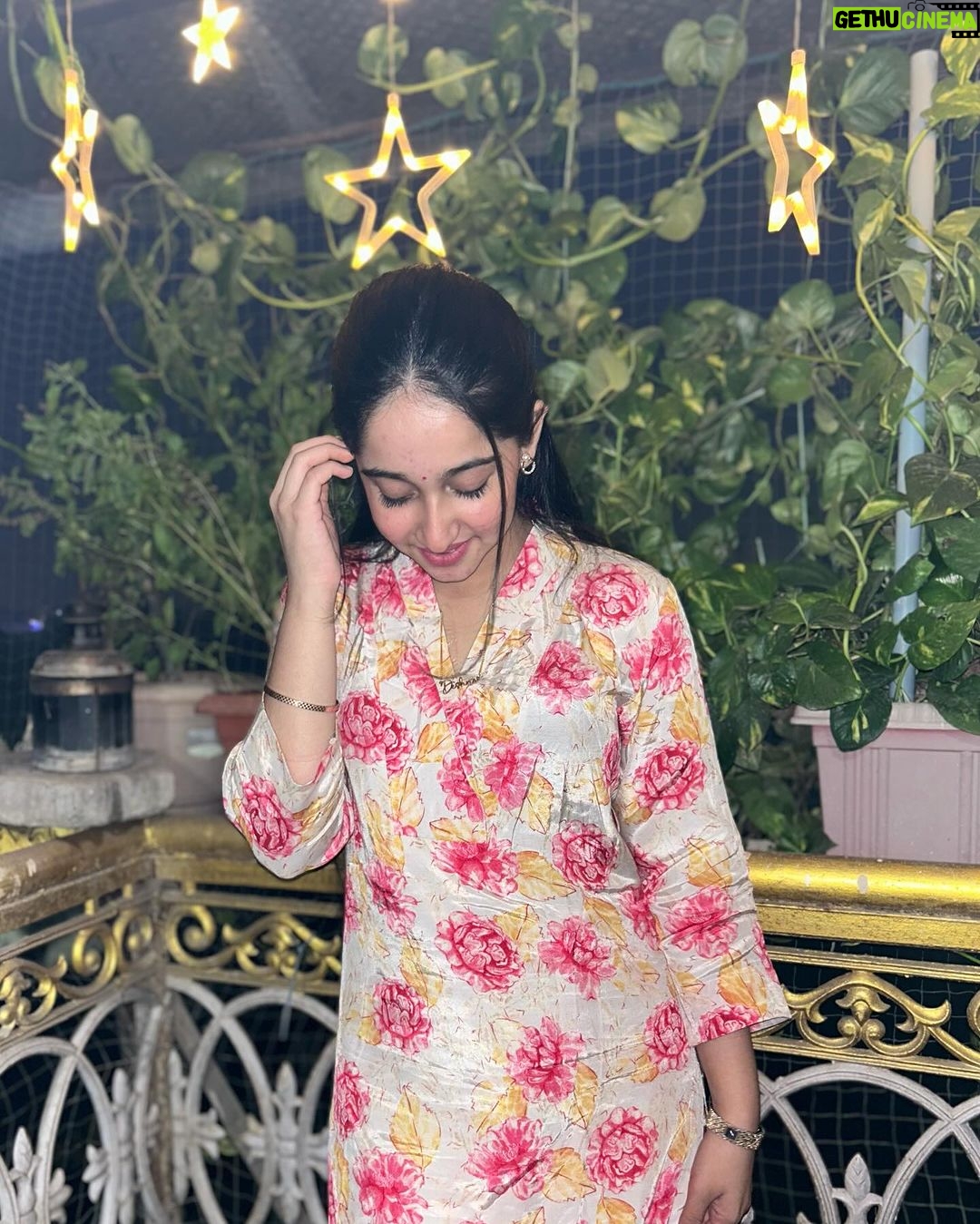 Deshna Dugad Instagram – 🎟️🌷🩷🌸🌺🎀🦩 . . #deshna #deshnadugad | Gethu Cinema