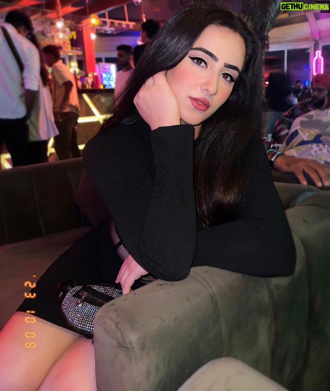 Diana Khan Instagram – It’s better this way 👄 | Gethu Cinema