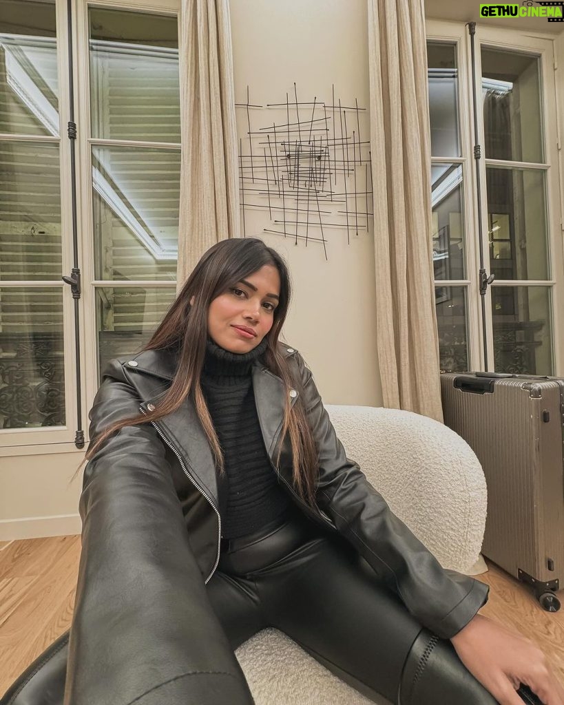 Actress Dimpi Sanghvi HD Instagram Photos and Wallpapers December 2023 | Gethu Cinema