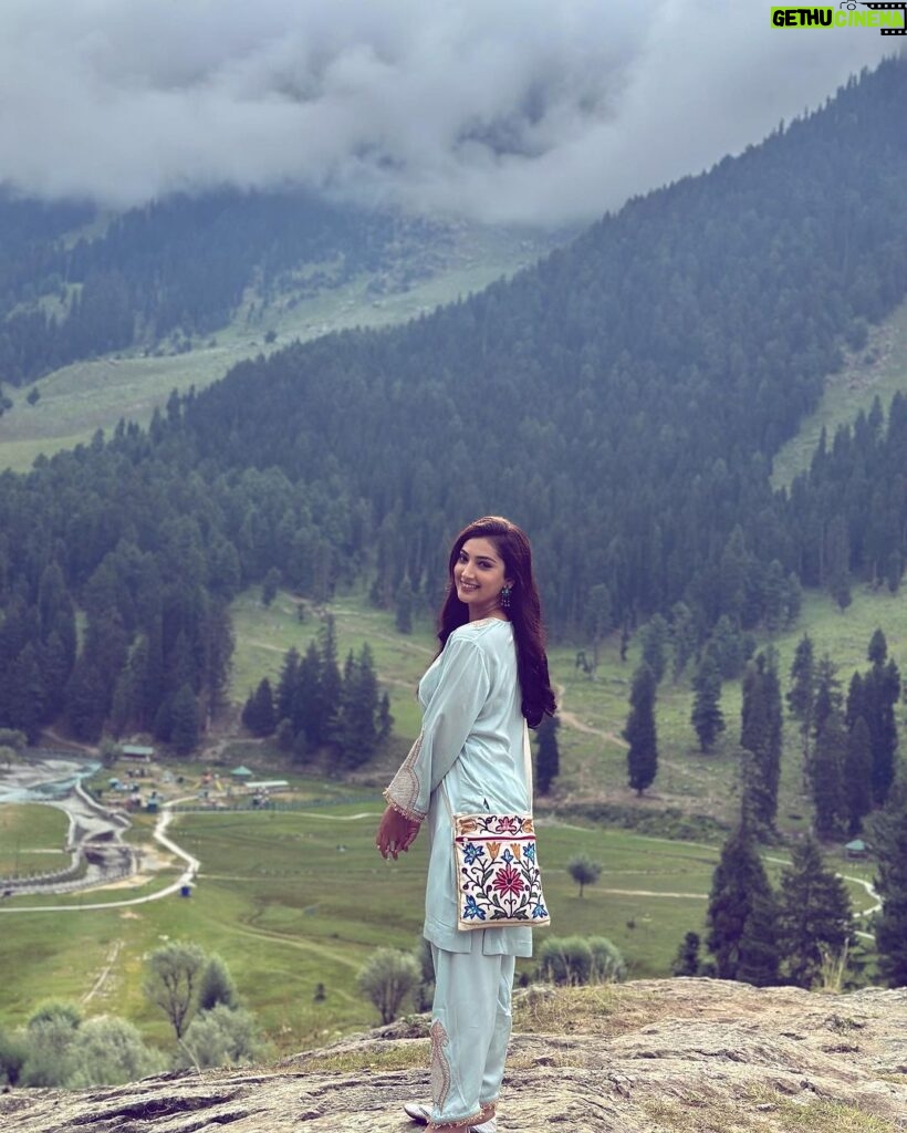 Actress Isha Sharma HD Instagram Photos and Wallpapers October 2023 ...