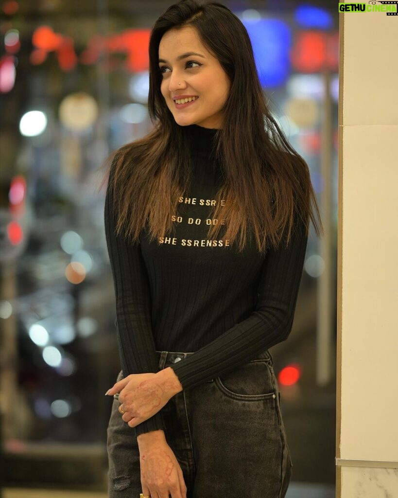 Actress Jasmine Rath HD Instagram Photos and Wallpapers December 2023 ...