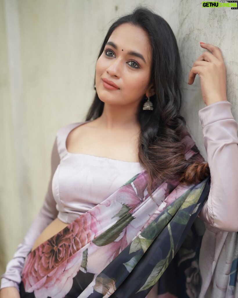 Actress Kaavya Arivumani HD Instagram Photos and Wallpapers October ...