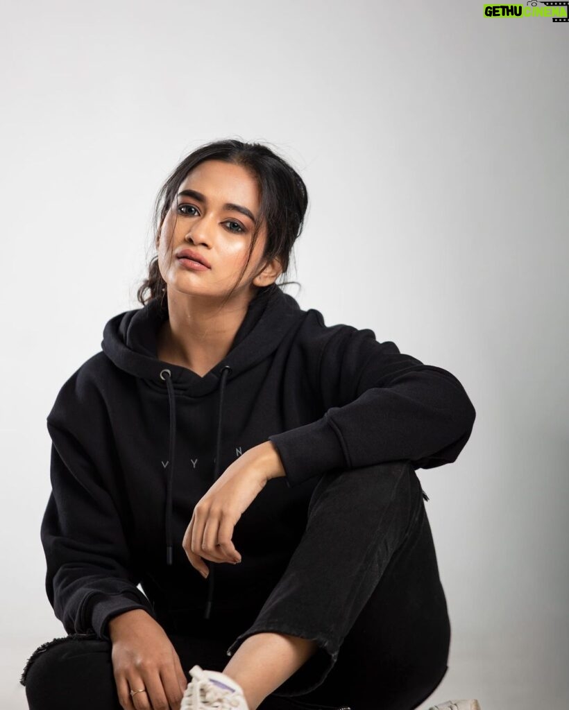 Actress Kaavya Arivumani HD Instagram Photos and Wallpapers June 2023 ...
