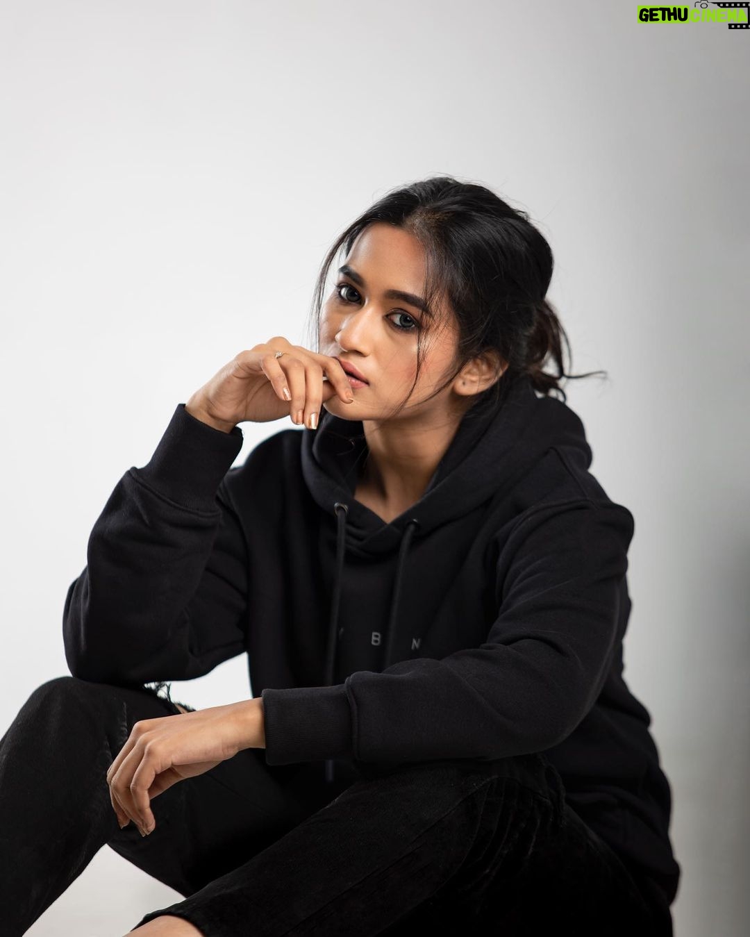 Actress Kaavya Arivumani HD Instagram Photos and Wallpapers June 2023 ...