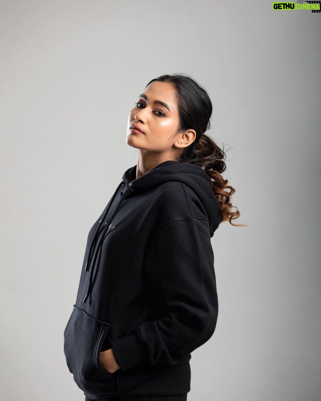 Actress Kaavya Arivumani HD Instagram Photos and Wallpapers June 2023 ...