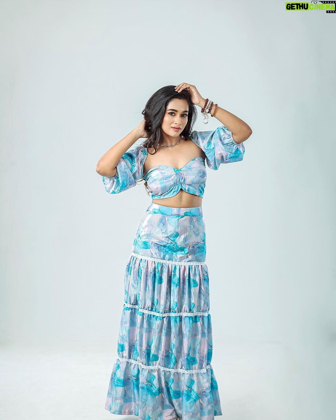 Actress Kaavya Arivumani HD Instagram Photos and Wallpapers October ...