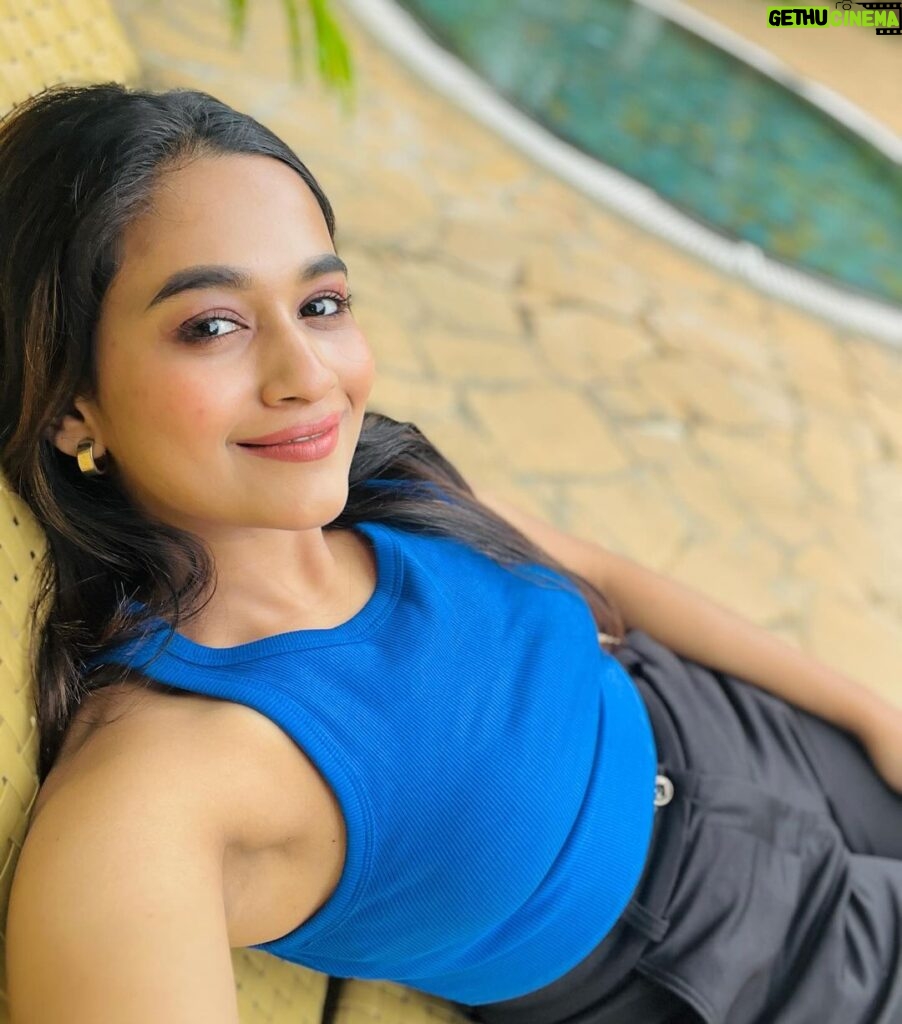 Actress Kaavya Arivumani HD Instagram Photos and Wallpapers December ...