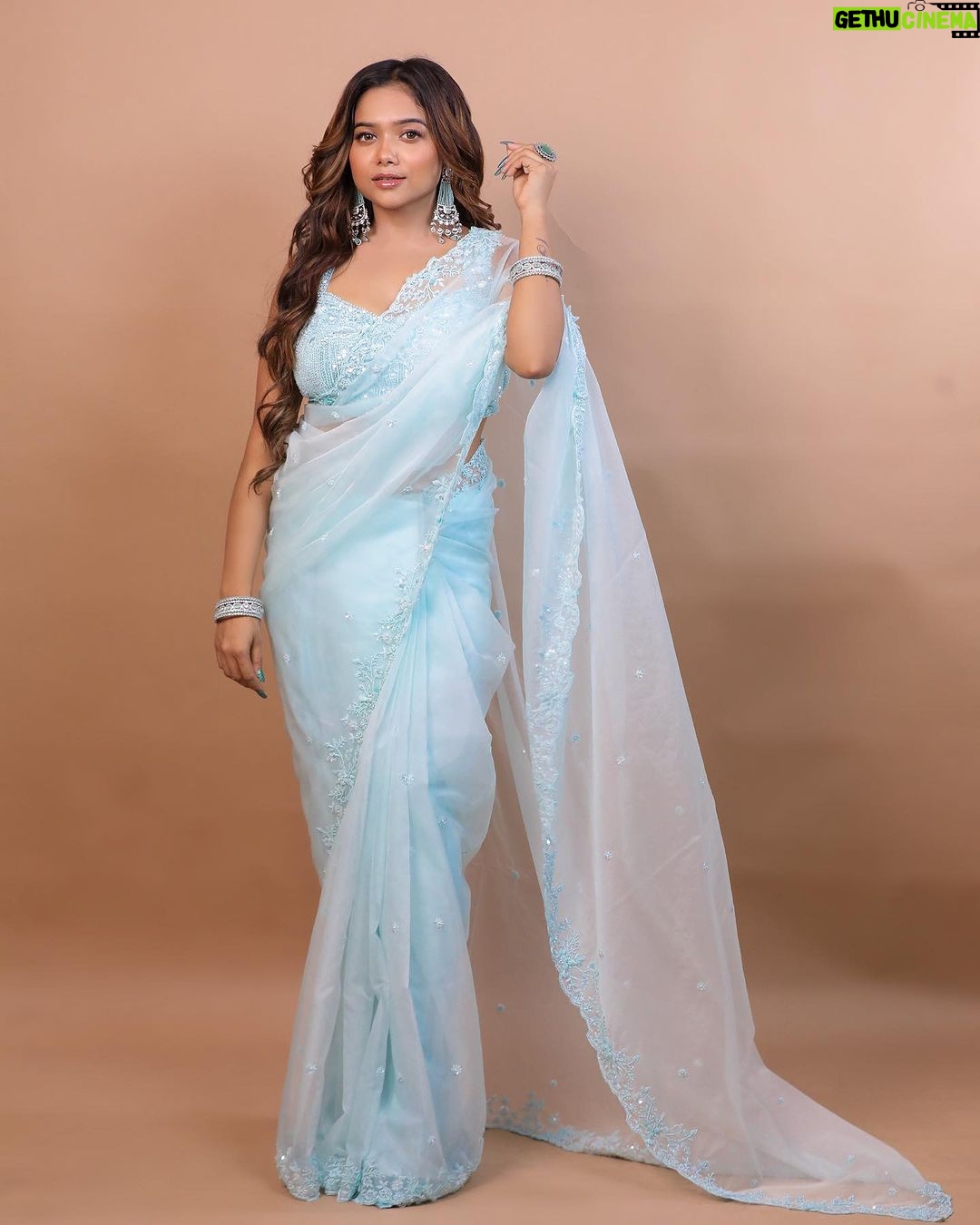 Manisha Rani Instagram – Felt like a full Sundari 💙 Makeover ...