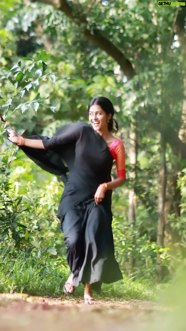 Manjusha Martin Instagram – Kanavellam kattoru Kallan 🙈🌹 Cam @gary ...