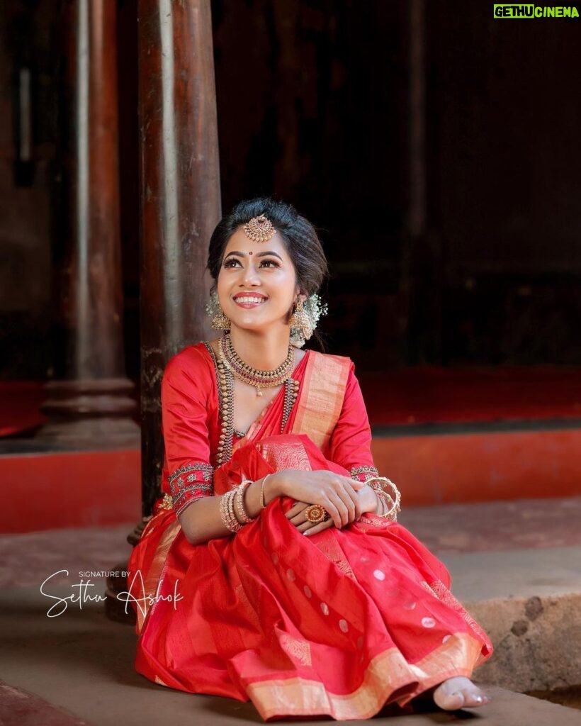 Actress Manjusha Martin HD Instagram Photos and Wallpapers March 2023 ...