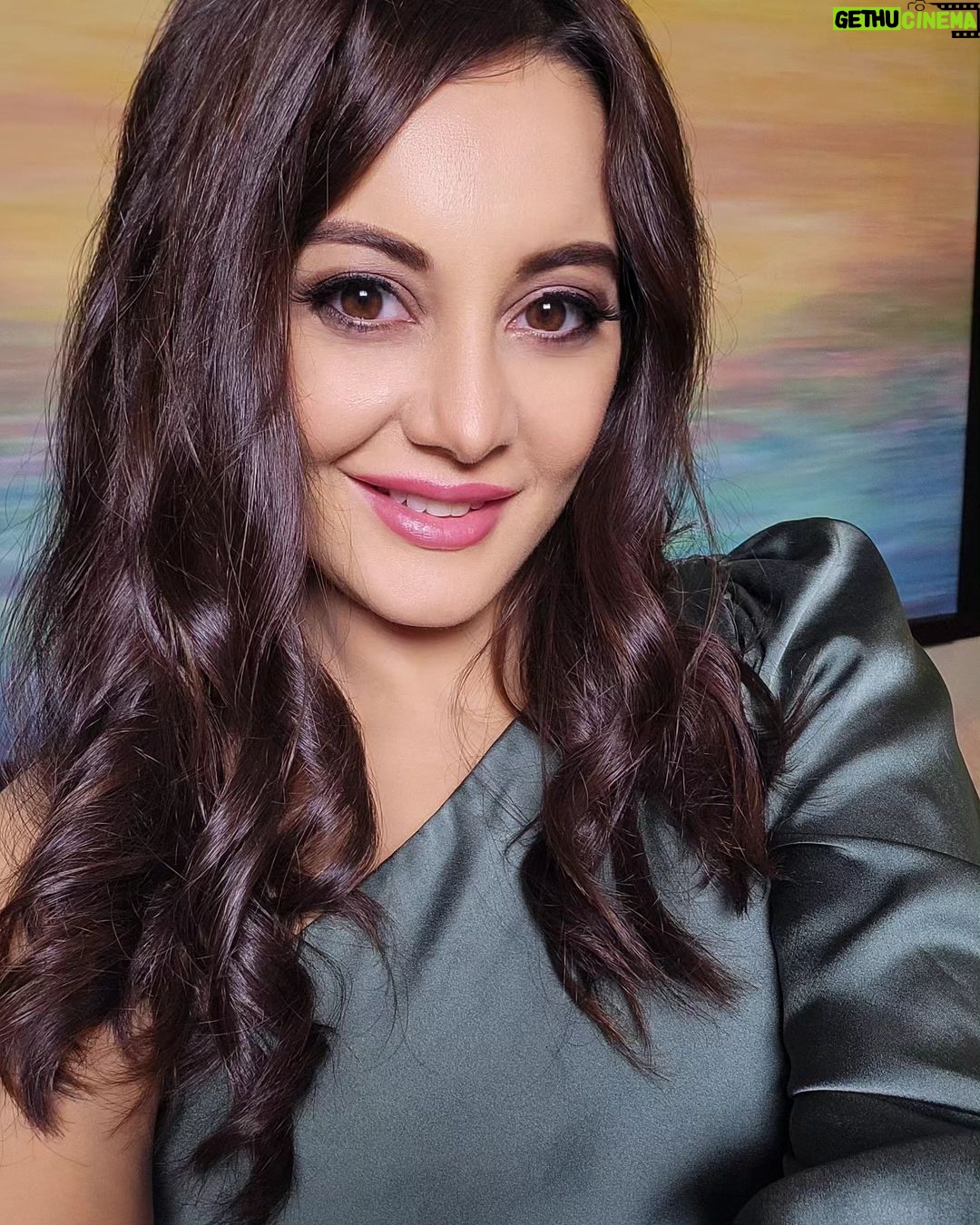 Minissha Lamba Instagram – Curl Baby Curl | Gethu Cinema