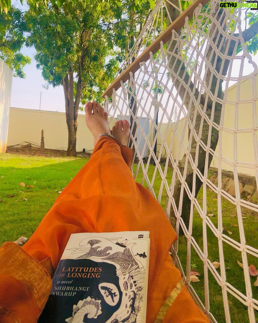 Nidhi Bhanushali Instagram – Issa wedding season folks 💐 Bangalore ...