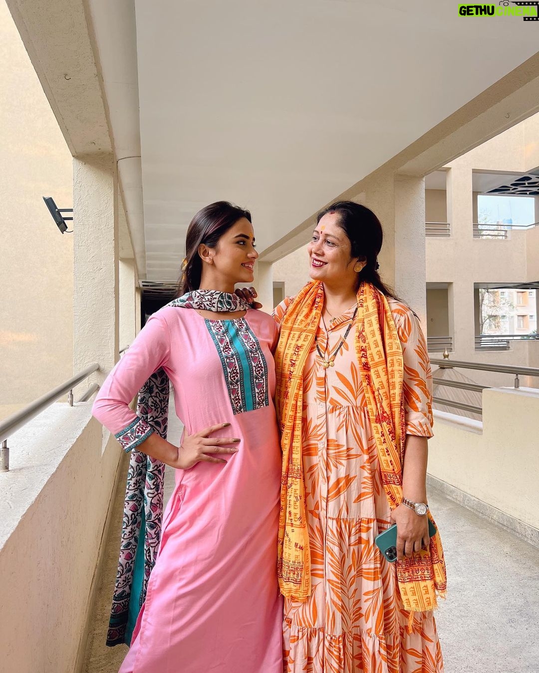 Nisha Guragain Instagram – Hey mommmy you look so beautiful 😍 ...