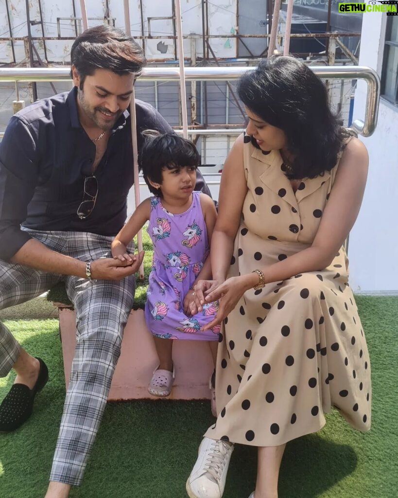 Actress Nisha Krishnan HD Instagram Photos and Wallpapers May 2023 | Gethu Cinema