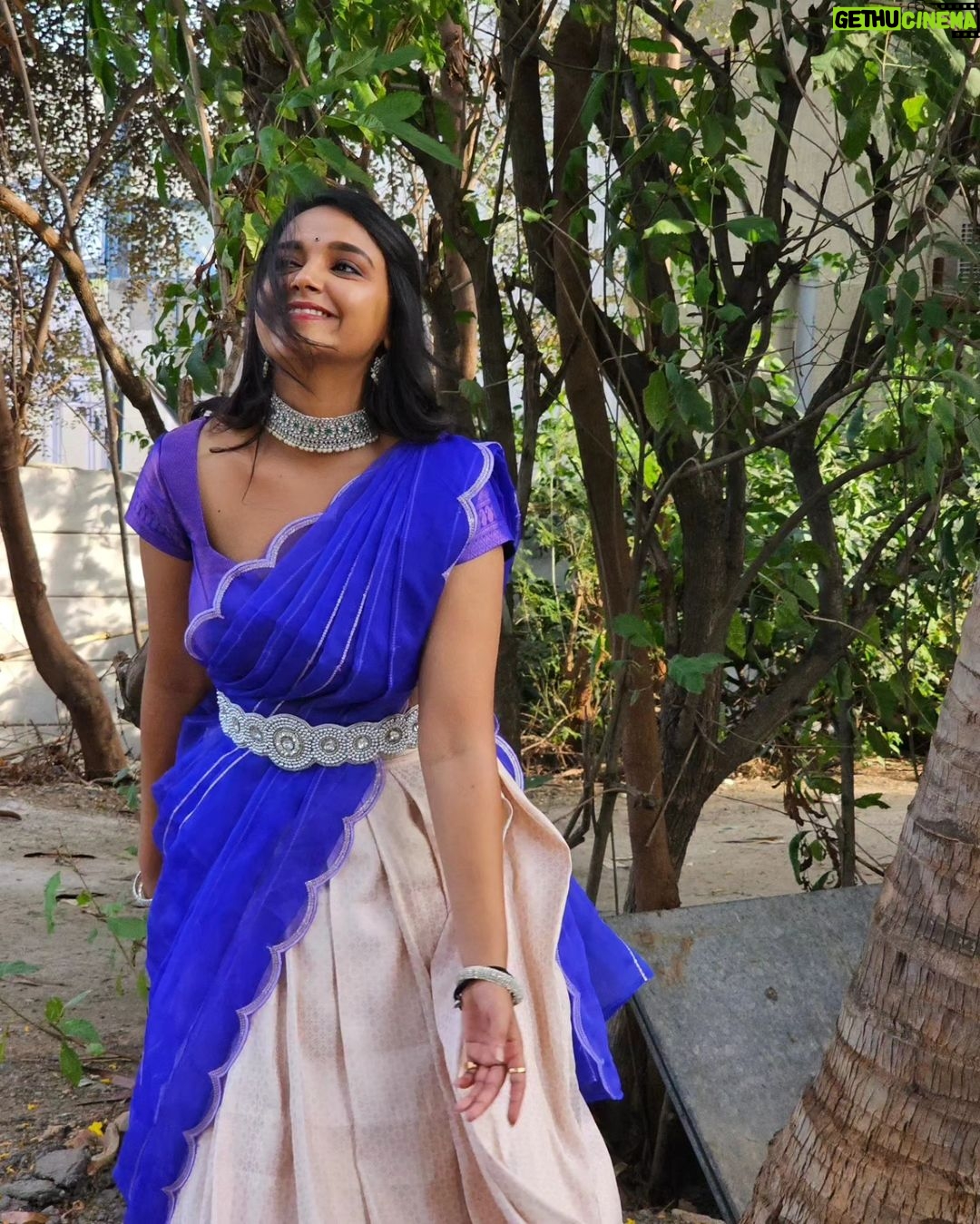 Nisha Ravikrishnan Instagram ಮಾಮೂಲಿ ಅಲ್ಲ ನೀನು ತುಸು ನಾಚಿ ಹೇಳುವೆನು ನೀ