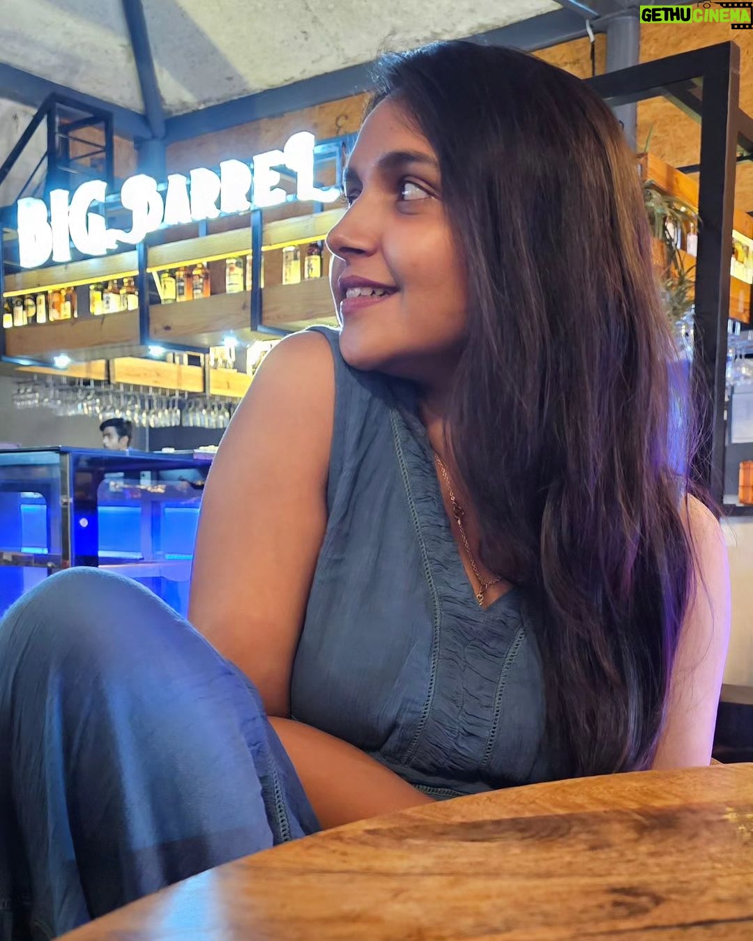 Nisha Ravikrishnan Instagram ಮರೆಮಾಚಿ ಕರೆಯಲು ನೀನು ಮನಸಾರೆ ಪರವಾಶ ನಾನು