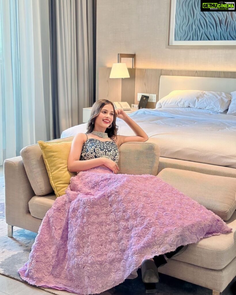 Actress Nitanshi Goel HD Instagram Photos and Wallpapers June 2023 ...