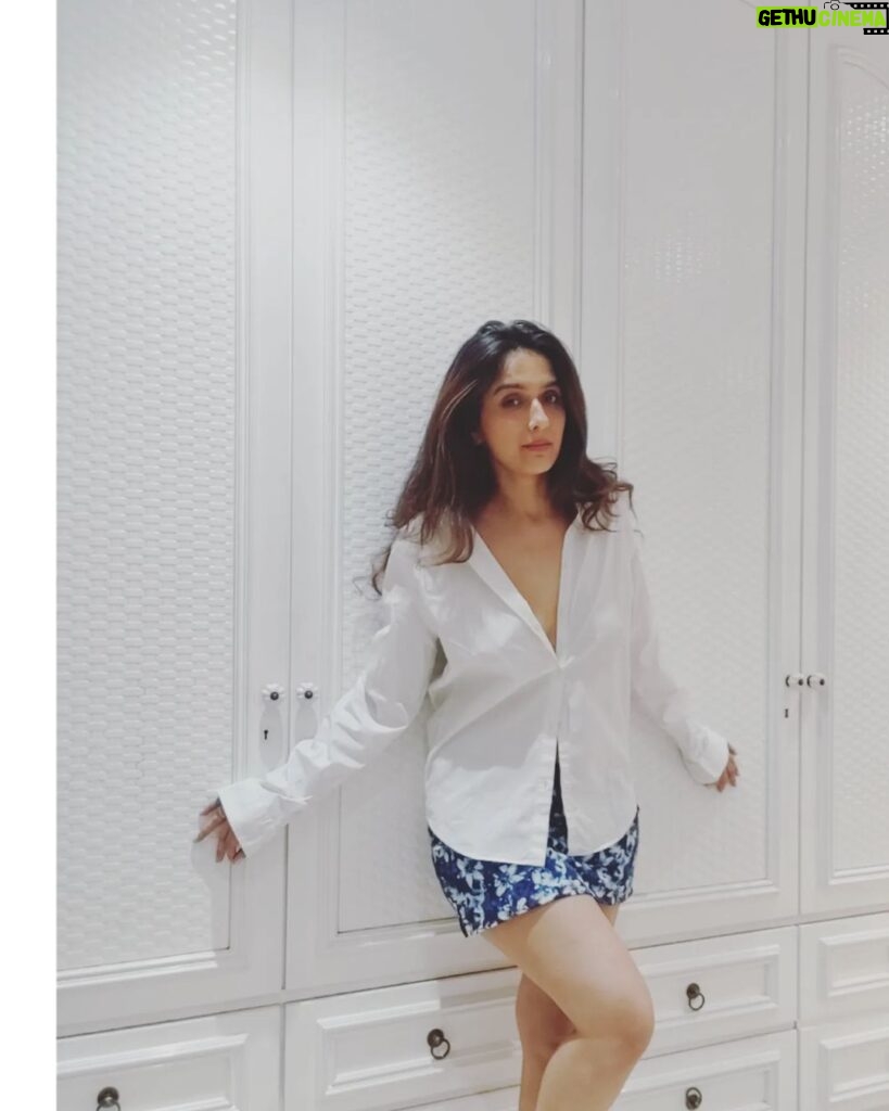 Actress Niyati Joshi HD Instagram Photos and Wallpapers May 2023 ...