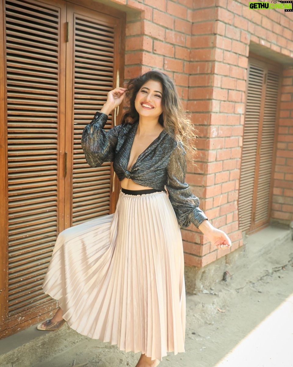 Poonam Rajput Instagram – “No matter how plain a woman may be, if truth ...