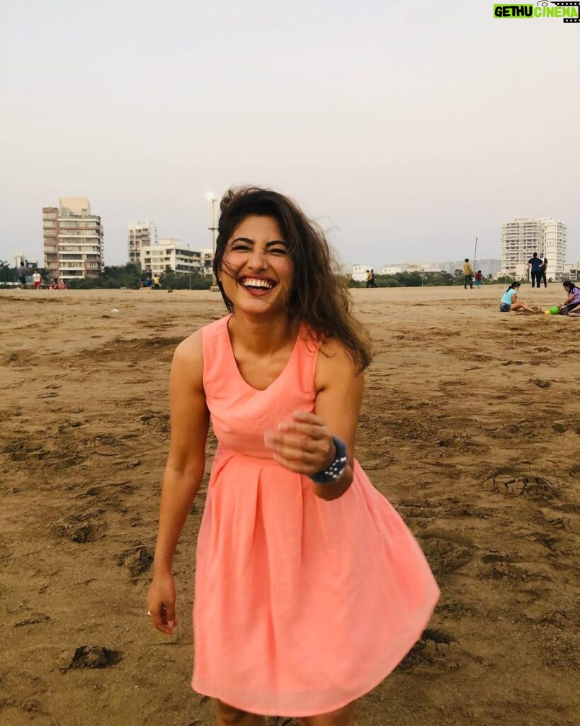 Poonam Rajput Instagram - Beech vibes! 😍 - Gethu Cinema